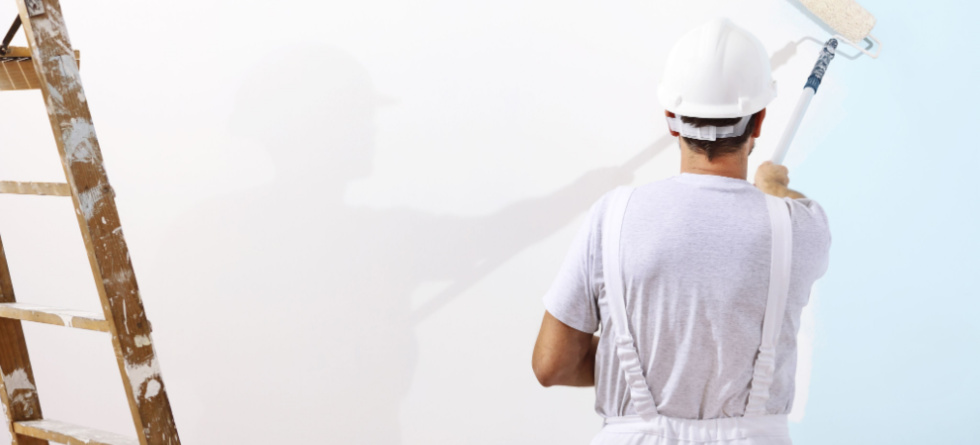 Why do painters wear white? Uncovering the Tradition